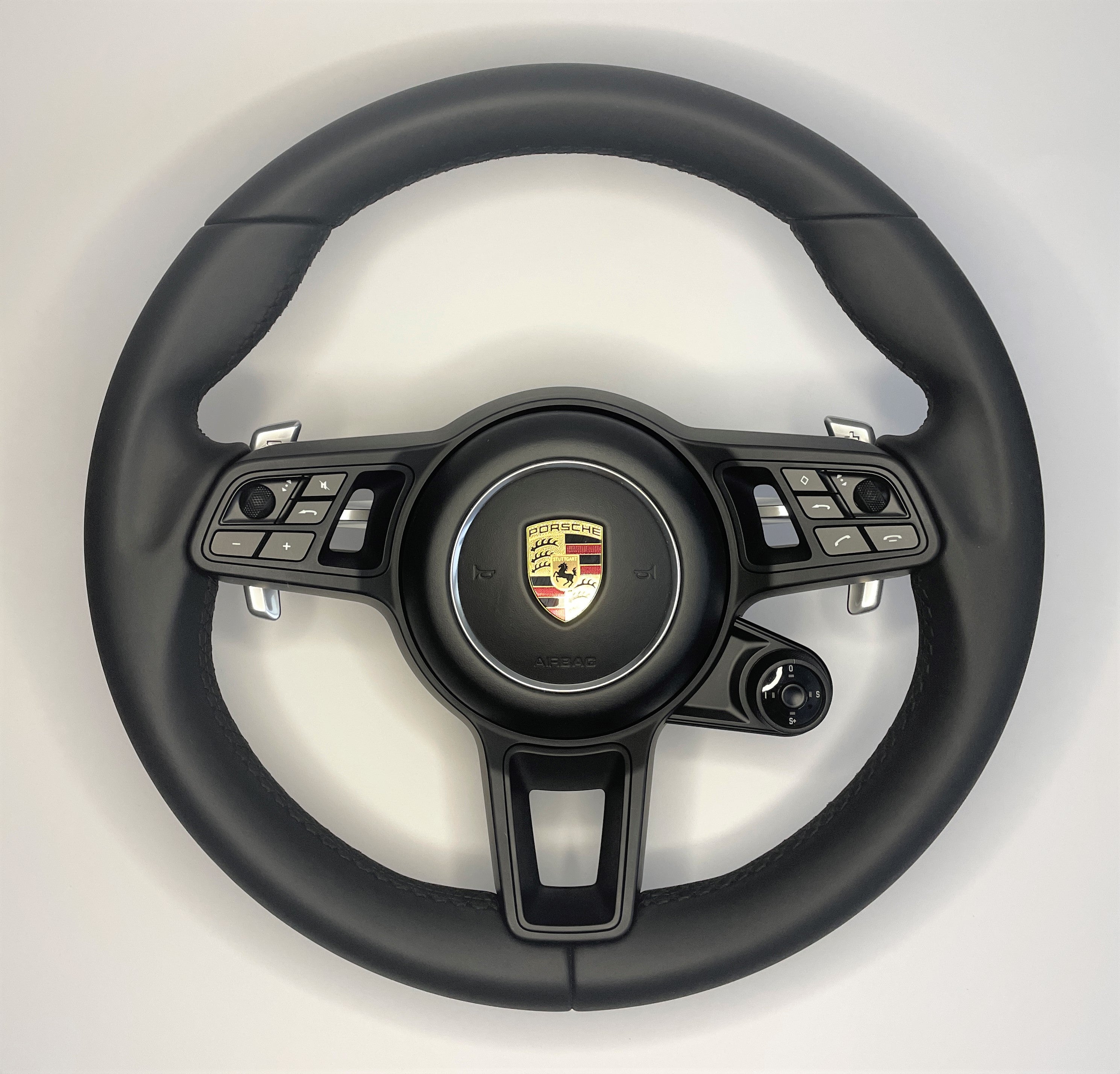 Porsche Multifunctional Steering wheel with Chrono Controller | MIGMANN